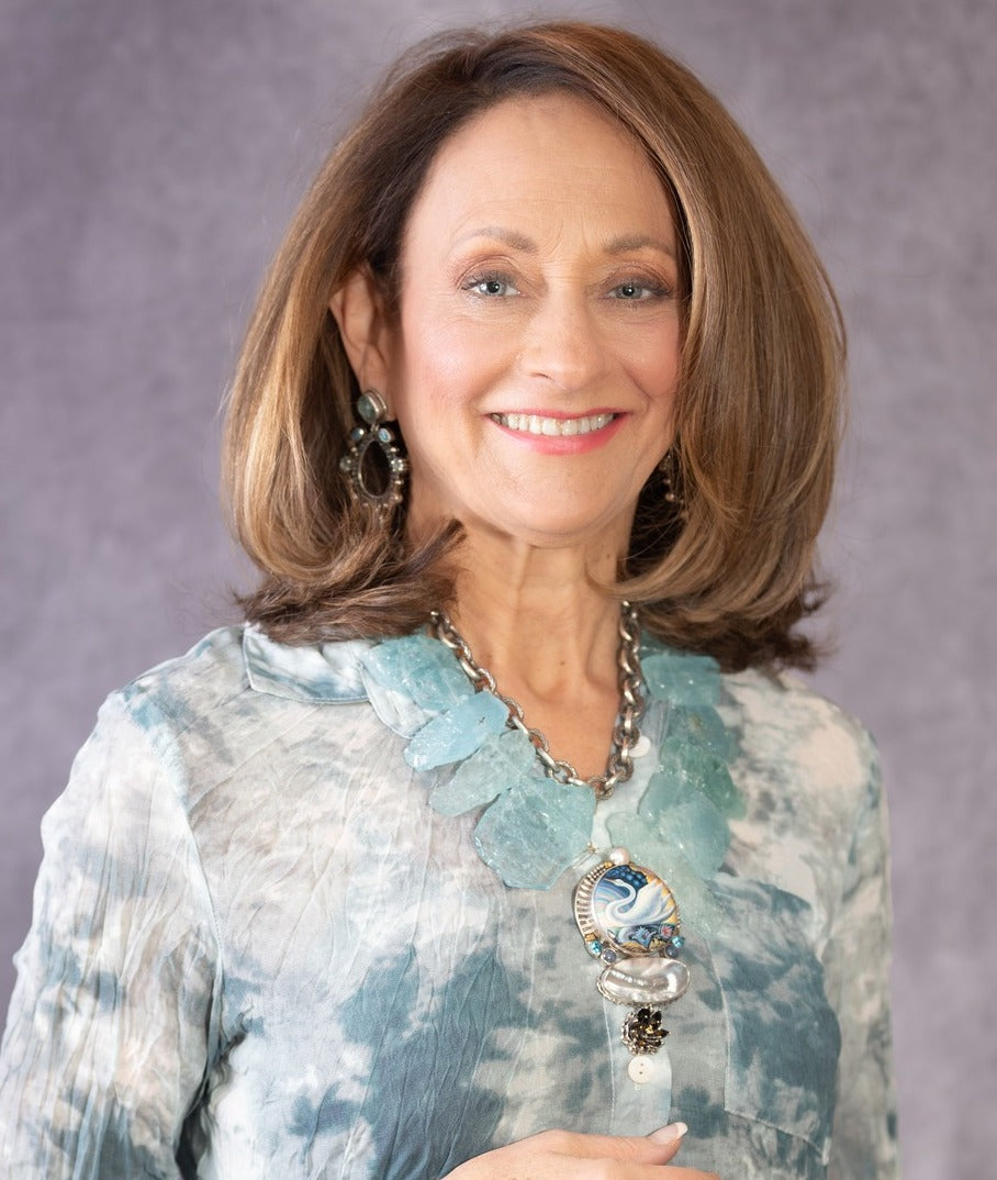 Amy Kahn Russell Online